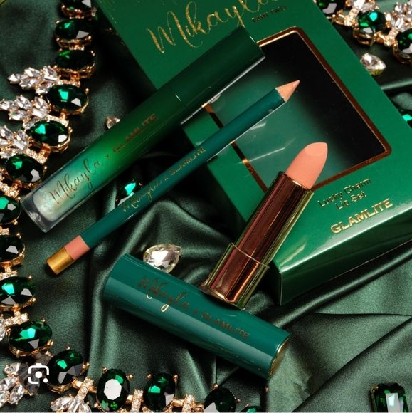 Glamlite | Makeup | Glamlite Mikayla Lip Set | Poshmark